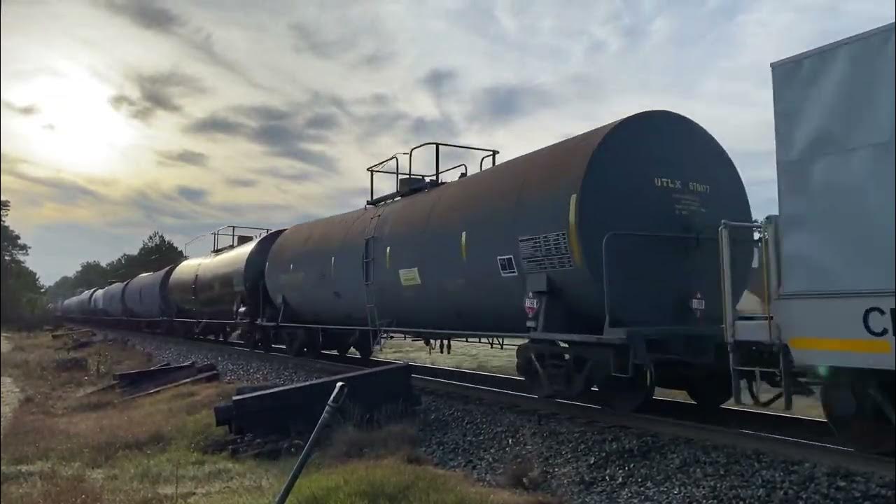 UP 7973 Leads Manifest Magnolia,Tx - YouTube