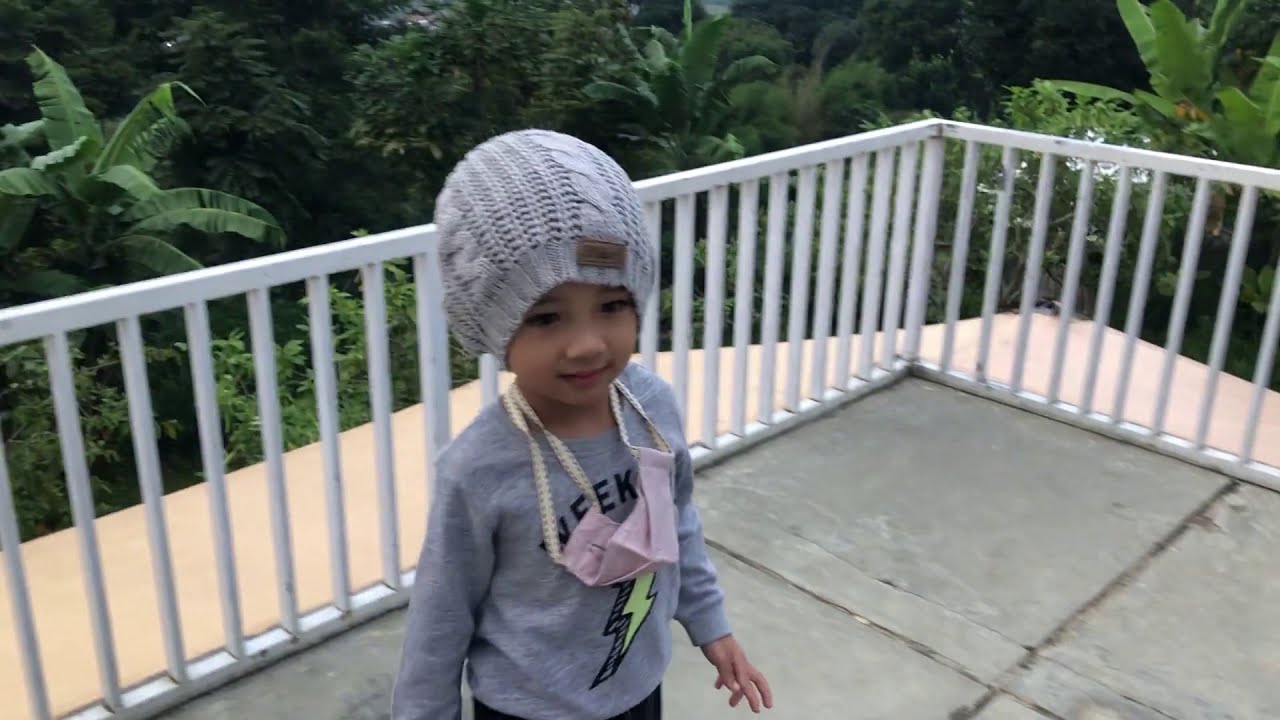 Luigi Jalan Jalan Ke Meloh Cafe & Tent - YouTube