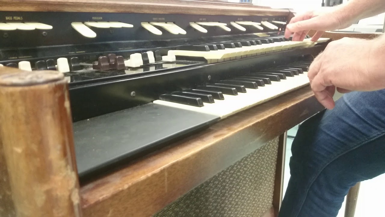 Hammond Organ M 100 M101 first impro on reborn instrument - YouTube