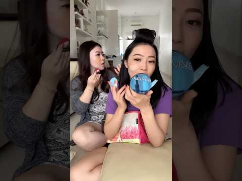 Tukeran Pouch bareng Musuh Bebuyutan 😒