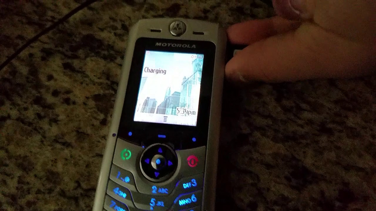 Motorola SLVR L2 - Battery low - YouTube