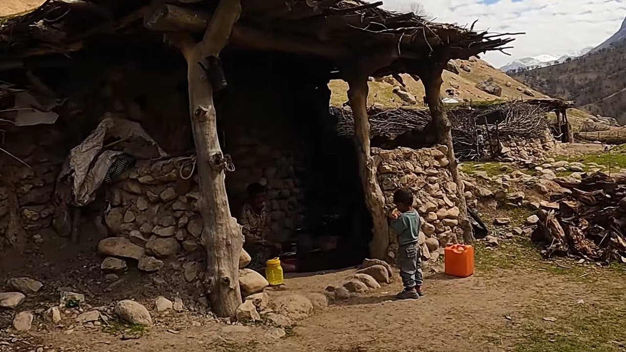 Walking in a nomadic village - Doora - YouTube