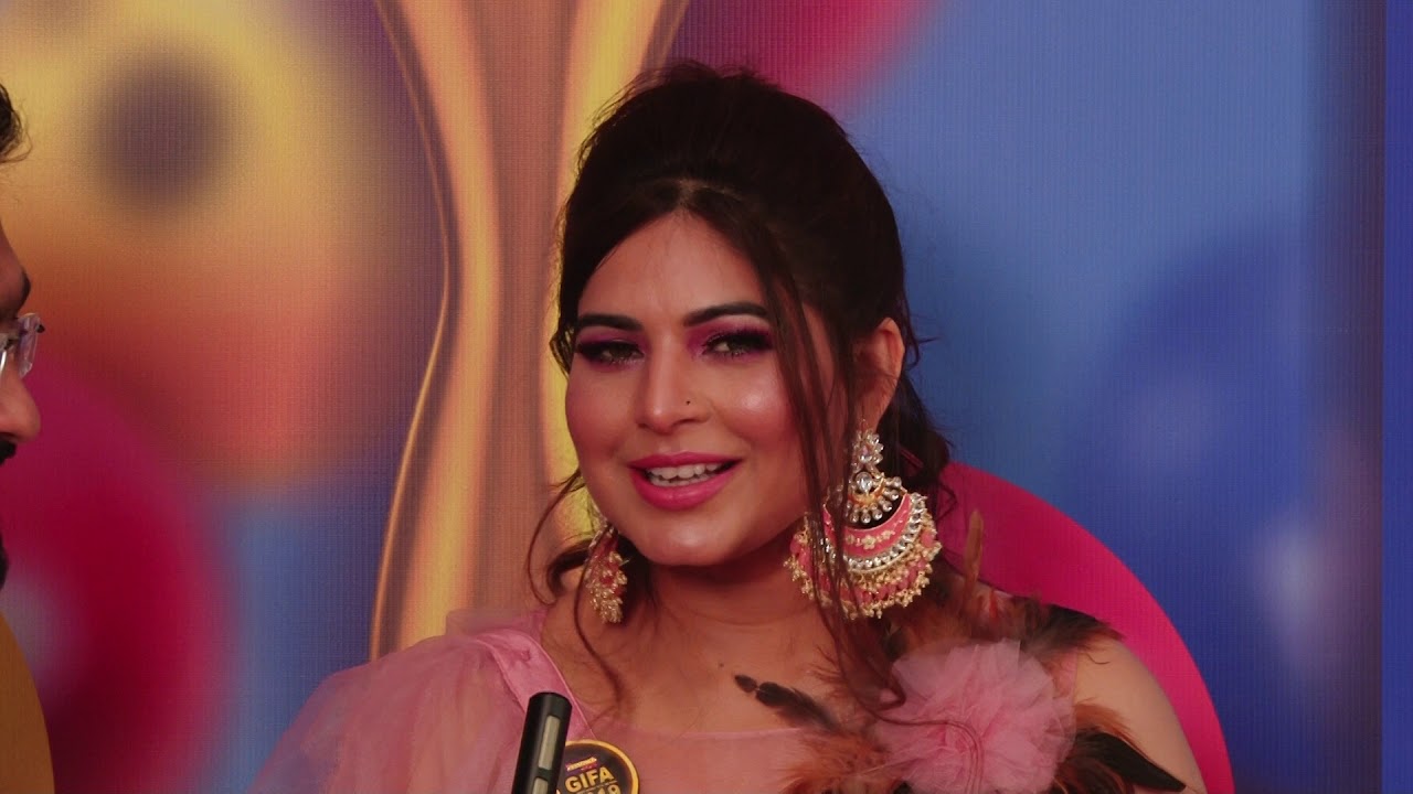 NESTLE MUNCH NUTS GIFA 2019 | KOMAL THACKER | ACTRESS - YouTube