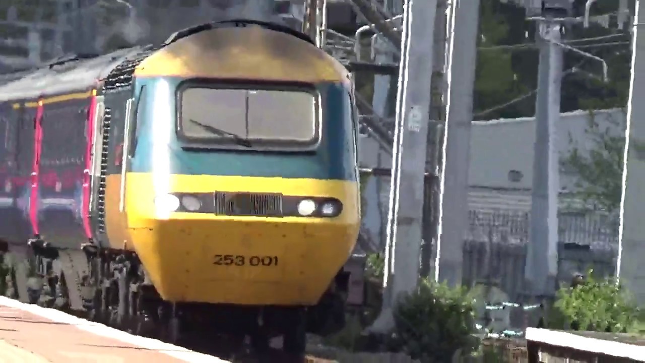 (STALKER) GWR BR Blue Intercity 125 43002 Arrives into Didcot Parkway ...