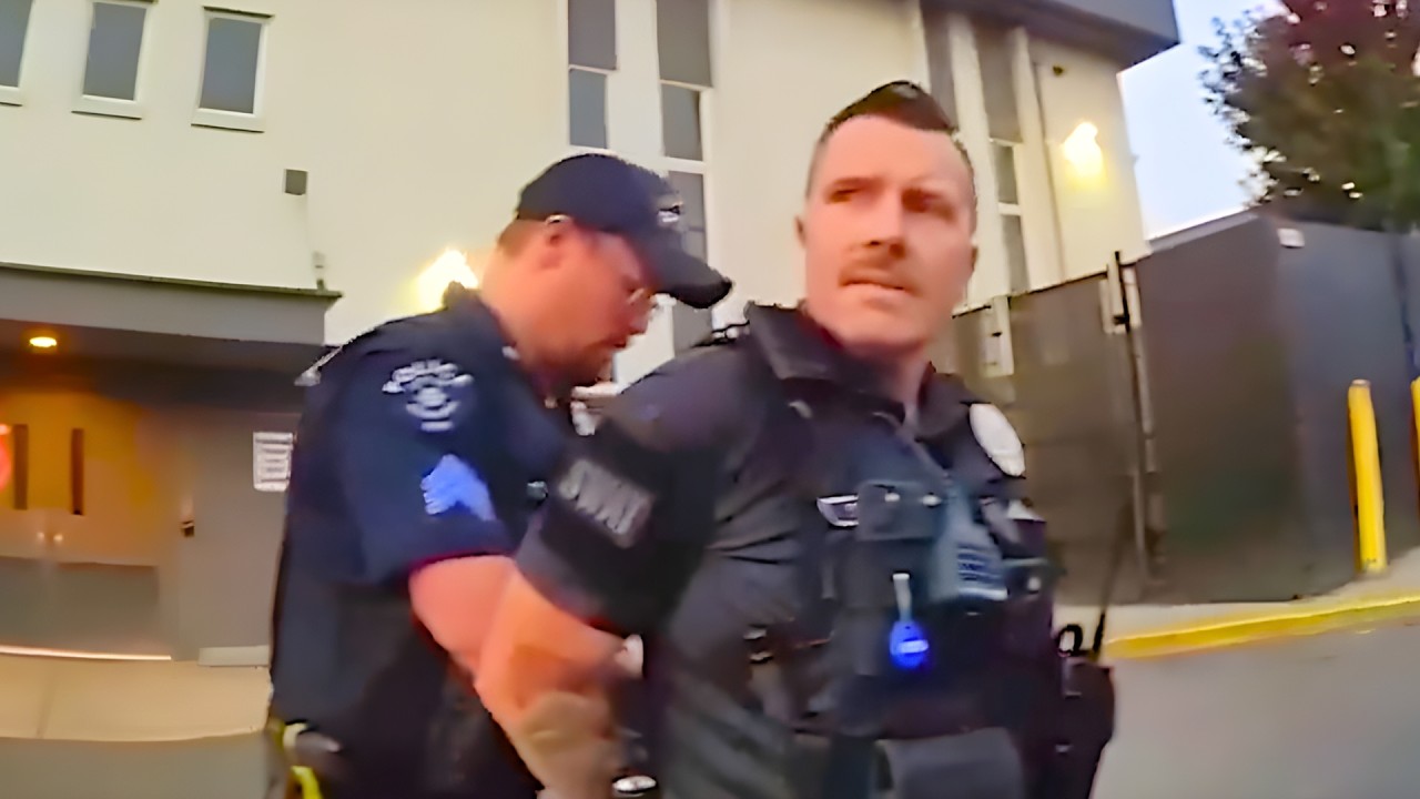 Fake Cop Bodycam Arrest - Felon impersonates Edmonds Police Detective ...
