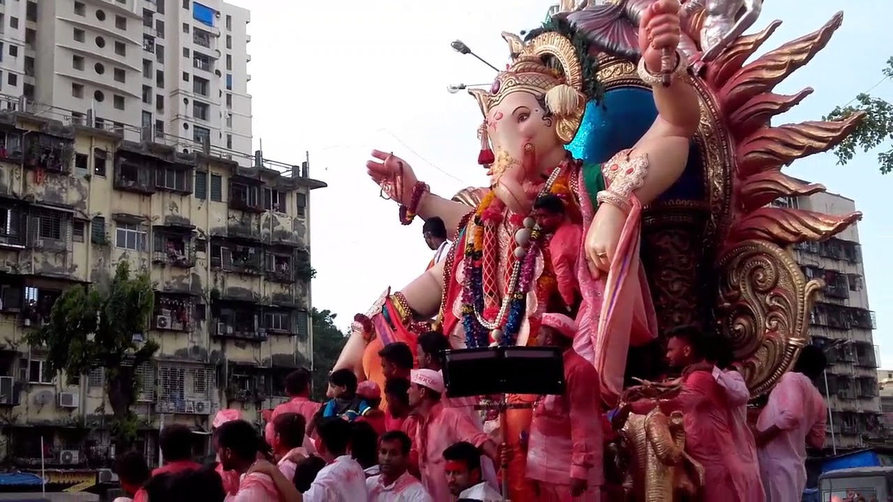 Lalbaug cha raja and chintamani 2017 meets | grand moment | 1st time in ...