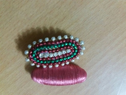 How to make silk thread sari pin at home - YouTube