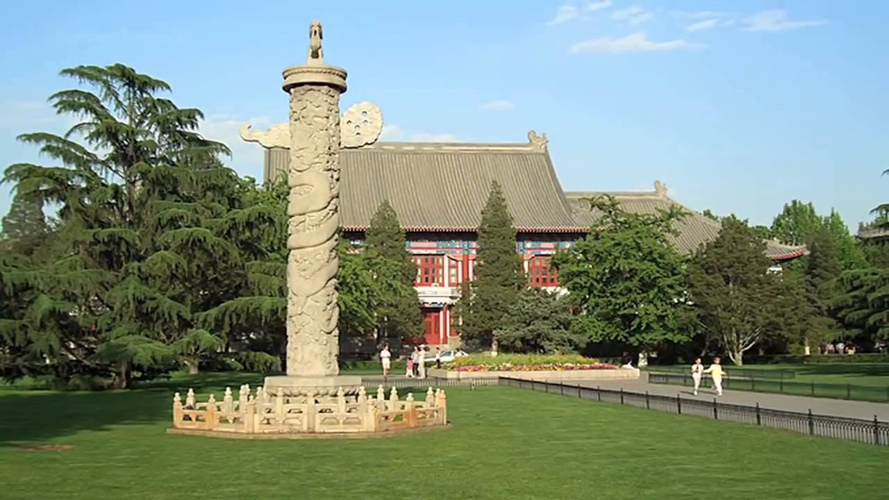 Top 10 Most Beautiful University Campuses Around The World - YouTube