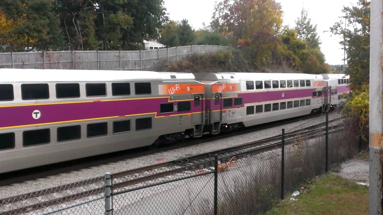 MBTA MBB #1520 leads the 3:25pm out of Greenbush - YouTube
