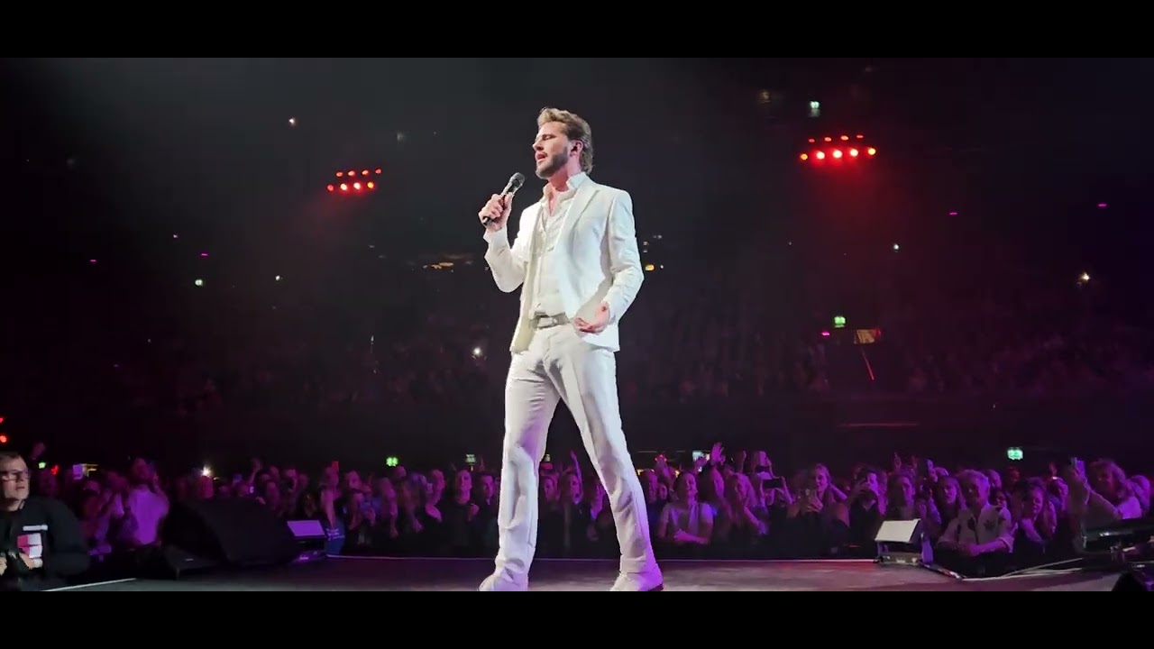 🎤 Bouke, the Dutch Elvis, delivered an impressive performance at the ...