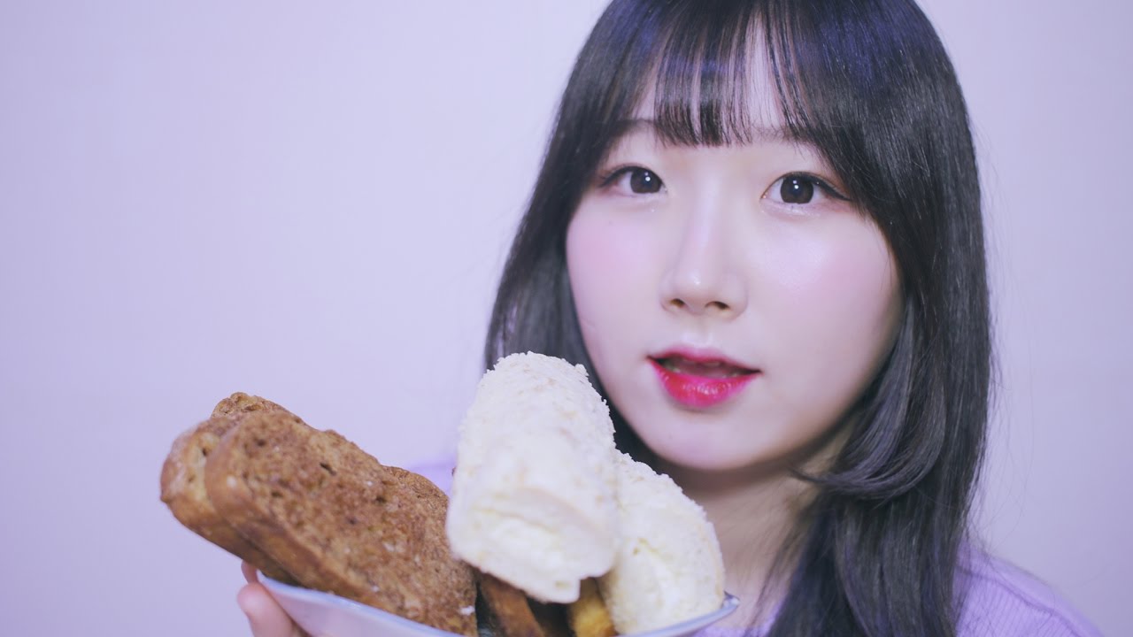 [한국어 ASMR , ASMR Korean] 바삭 바삭 러스크 & 보송 보송 빵 먹기 Eating Sound - YouTube