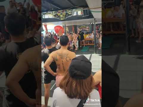 kucakta balon patlatma