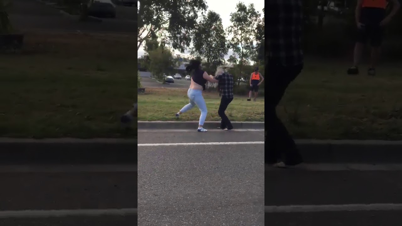 Two People Fight Violently on Penrith Street Corner - YouTube