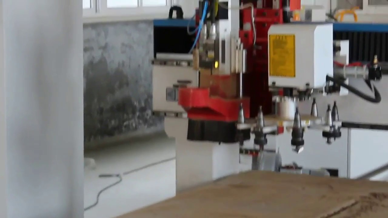 Moving Table CNC Router Machine with automatic tool changer - YouTube