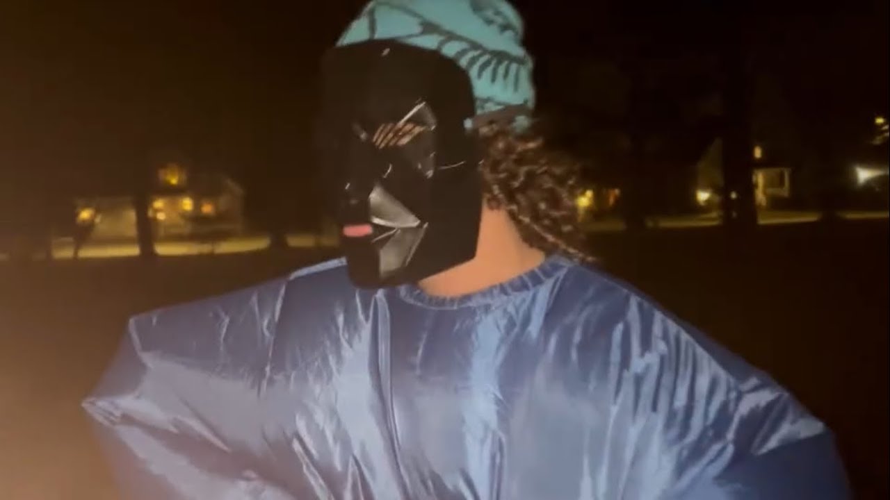 The big blue alien - YouTube