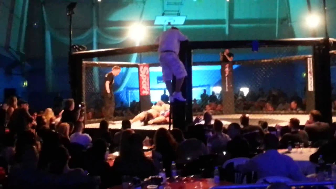 Owain Ap Gwyn vs Romek Sim mma - YouTube