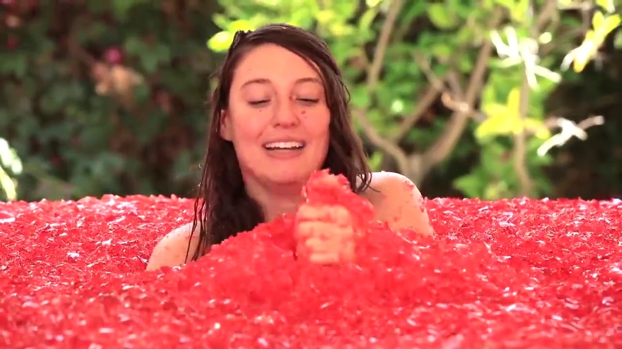 Rclbeauty101! 5,000 Pounds Of Jello In Hot Tub! - YouTube