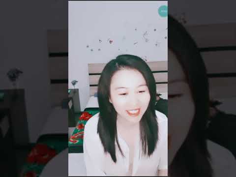 Tante cantik live pamer susu