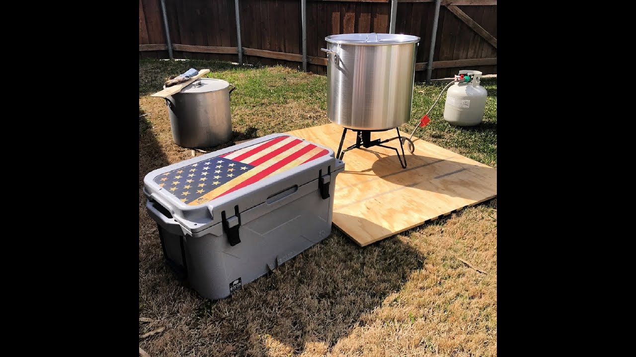 Equipment for boiling crawfish: Outline of tools needed and how-to boil ...