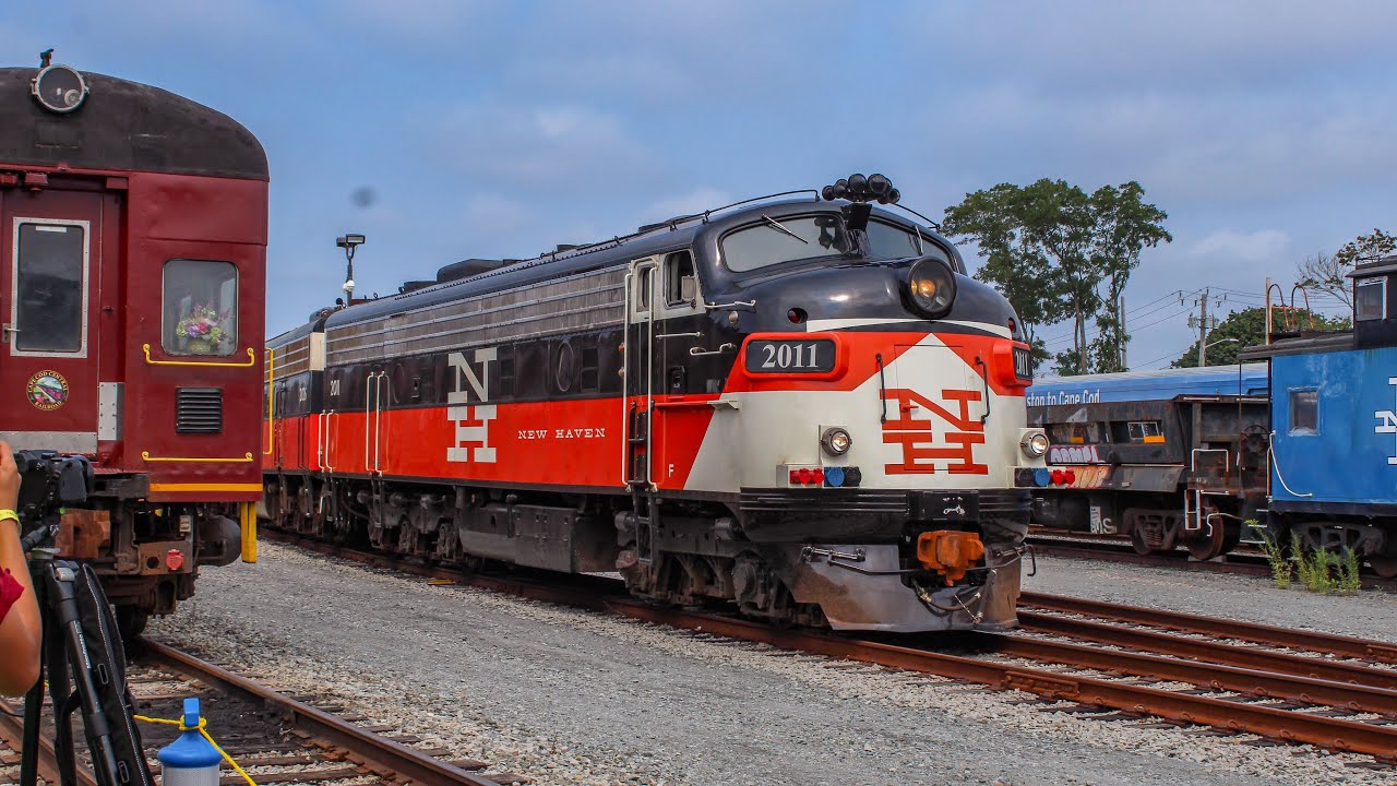 Short Cape Cod Central Railroad & CapeFLYER Train Action @ Hyannis Yard ...