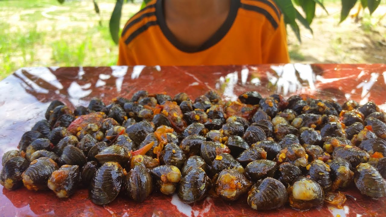 Eating Leas Hal Khmer With Chili sauce - Cooking Delicious - YouTube