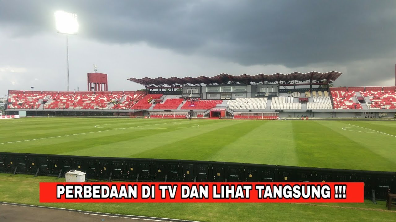 kondisi stadion i wayan dipta gianyar saat bali united fc bertanding ...