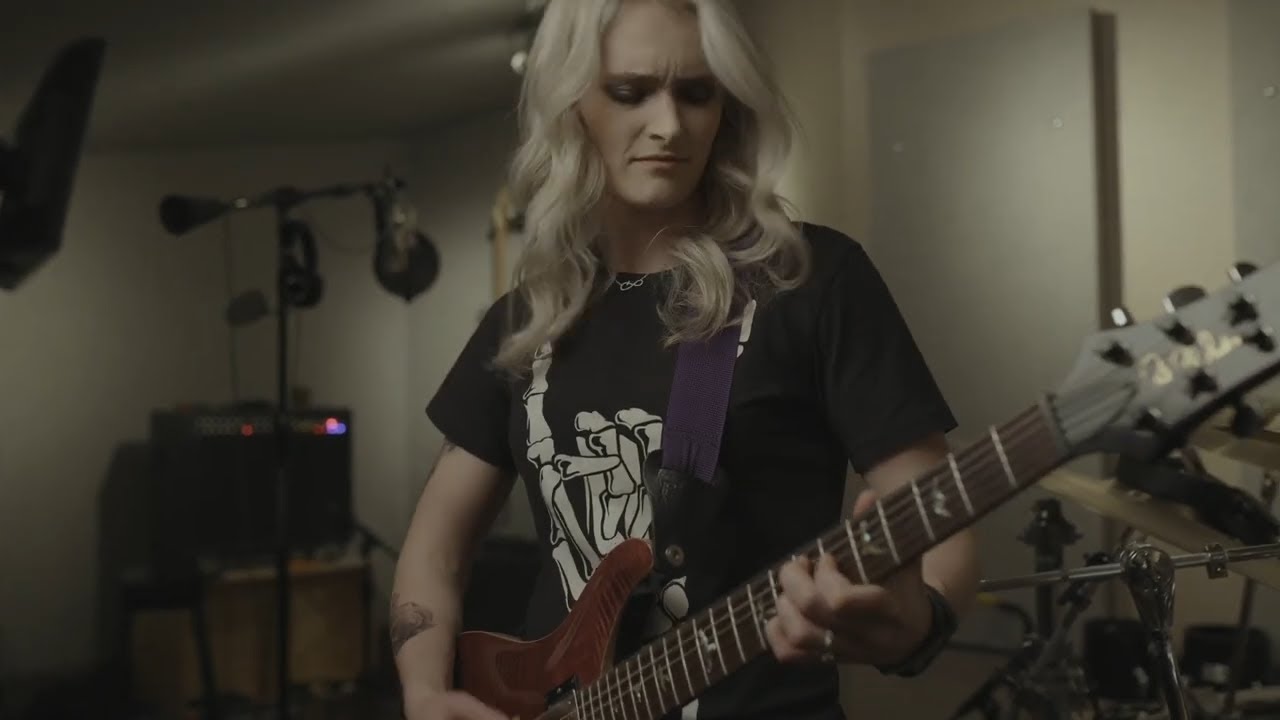 Female Guitarist Rocking It In The Studio - (Amanda Lynn Jones) - YouTube