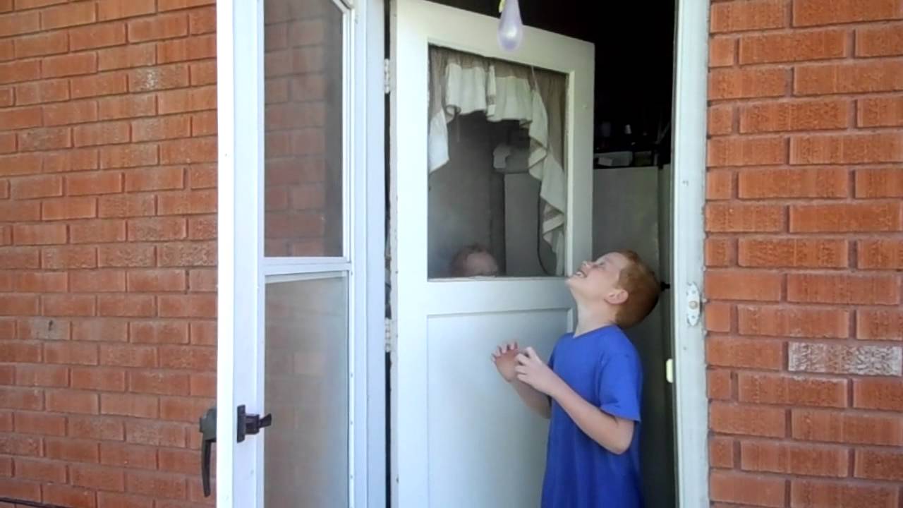 Water balloon pulley - YouTube