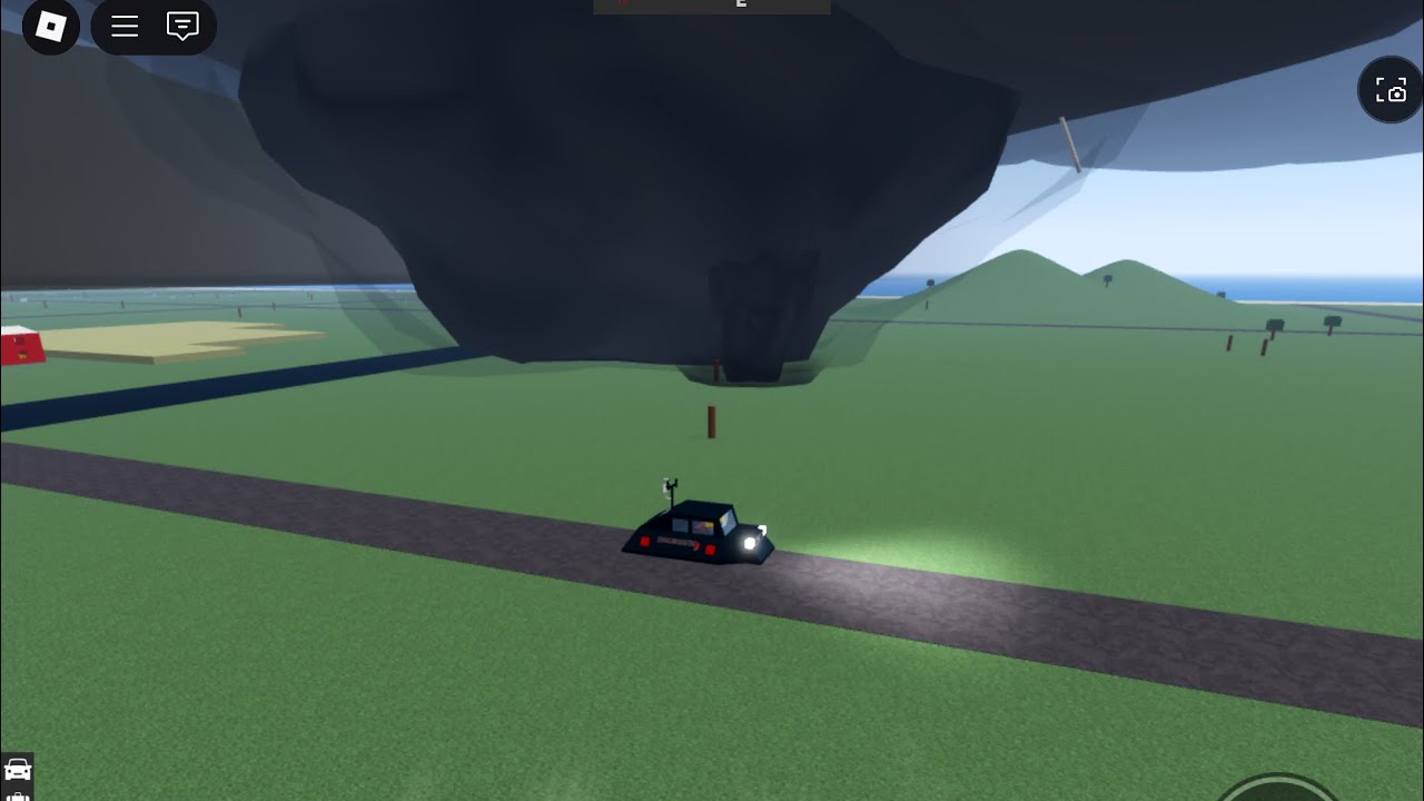 PLAYING ROARING SKIES ROBLOX EF5 tornado lifts Titus and dominator 3 ...