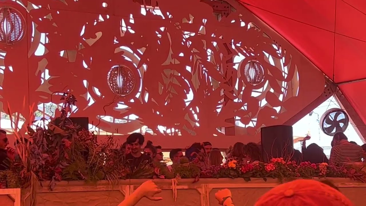 Suciu @ Sunwaves 29 (2022) - YouTube