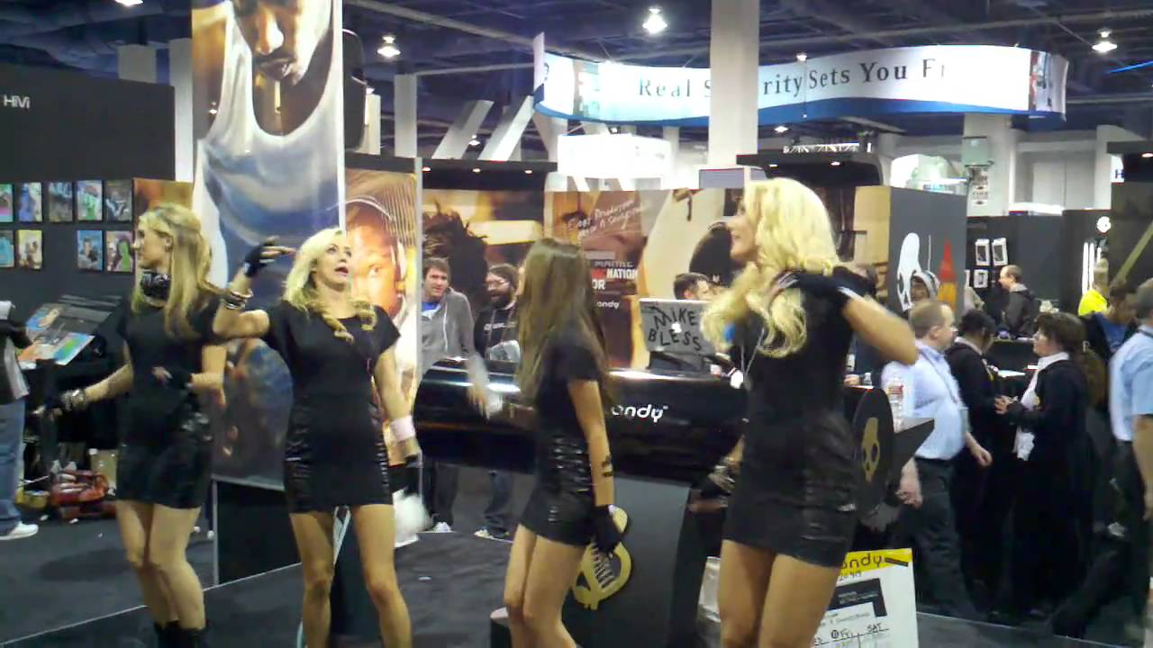 CES dancing girls - YouTube