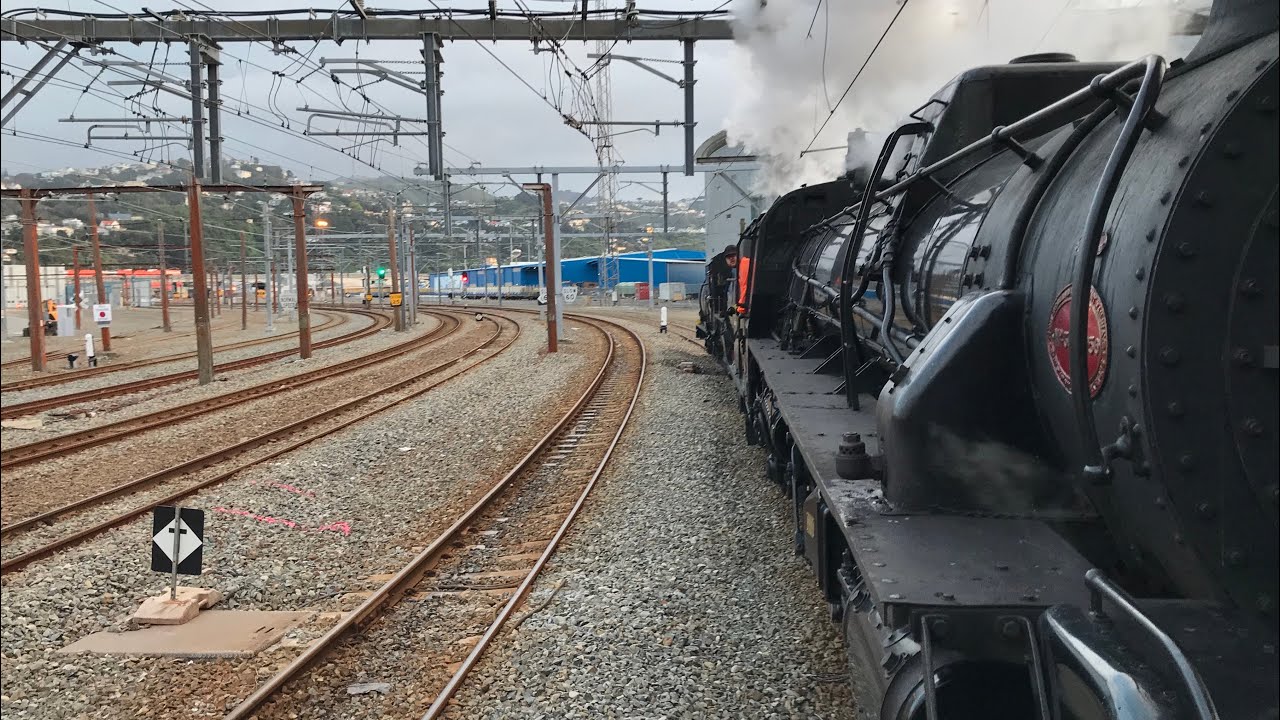 JA 1271 WHEEL SLIP DEPARTING WELLINGTON (FULL NOISE)! - YouTube