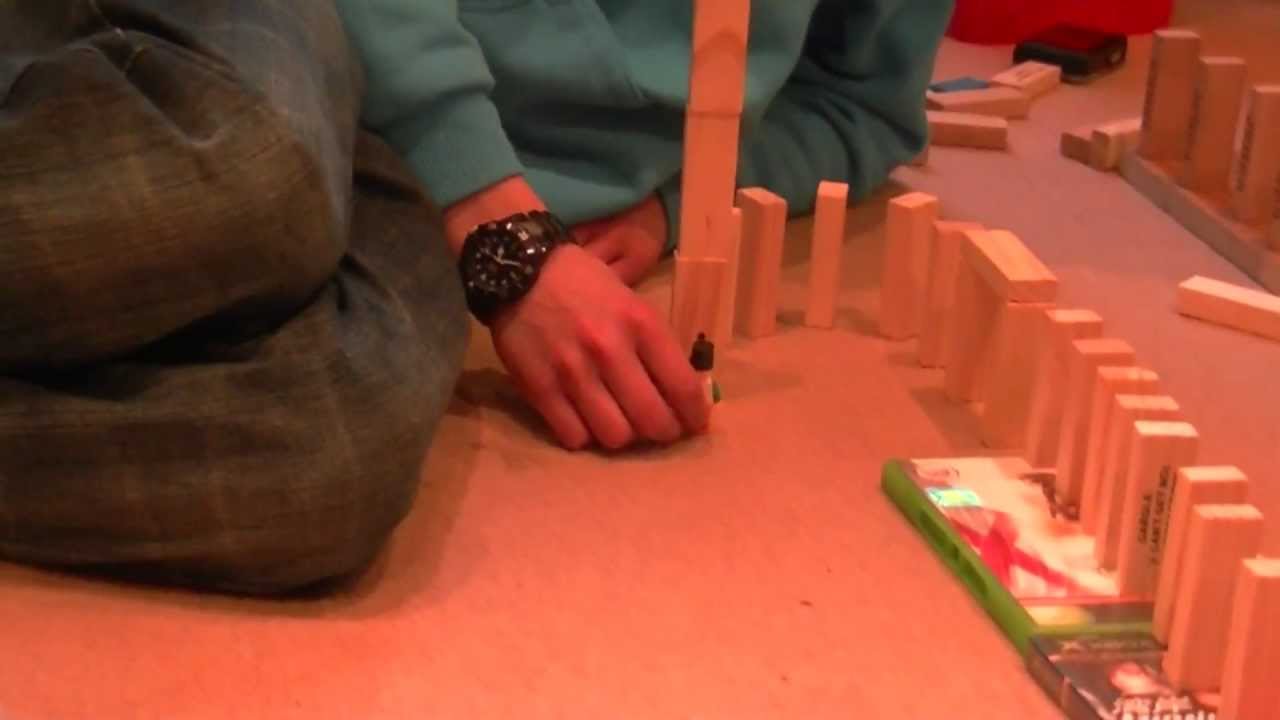 World's Greatest Domino Run | BitSillyEnnit - YouTube