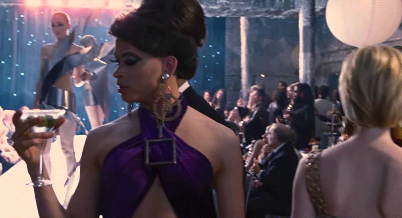 Agent J chillin (Men In Black 3) - YouTube