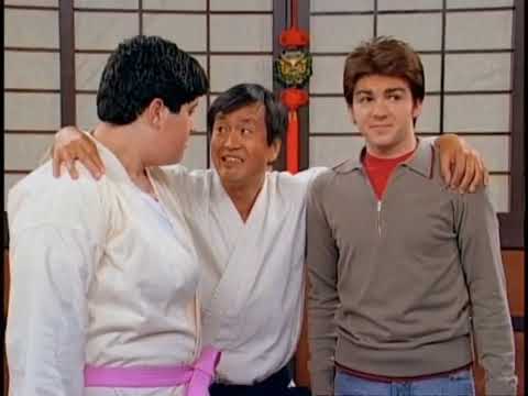Drake & Josh - Pilot - Josh tries to learn karate for his big fight ...