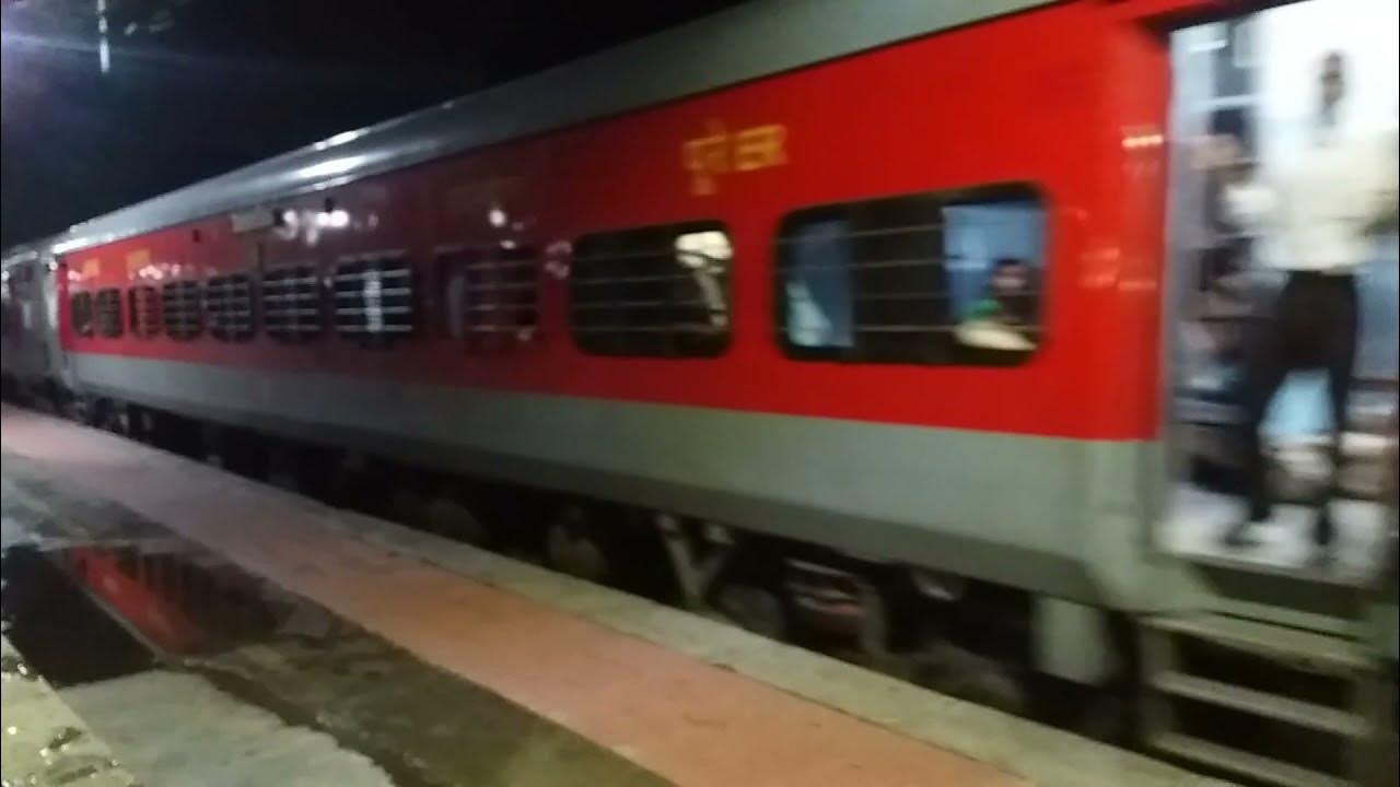 #indianrailways 03151/Kolkata - Jammu Tawi Special Express with LDH/WDP-4D arriving Bareilly JN ...