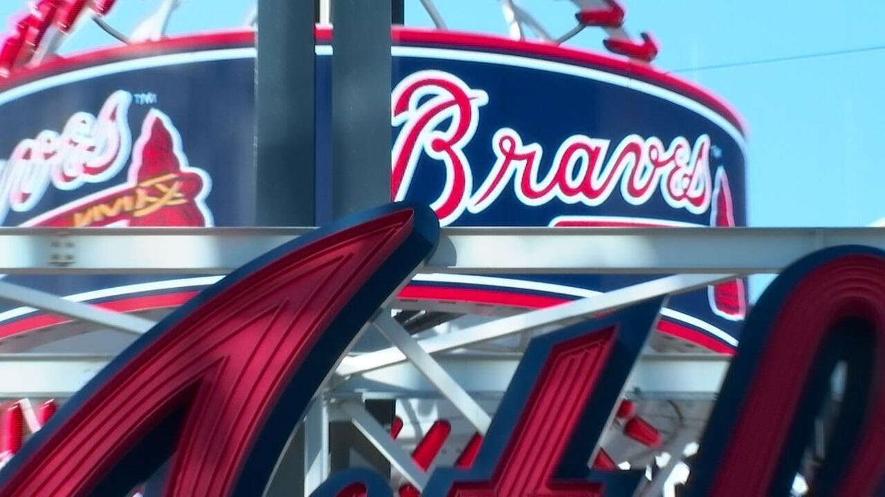 Baseball fans not enthused about MLB uniform problems - YouTube