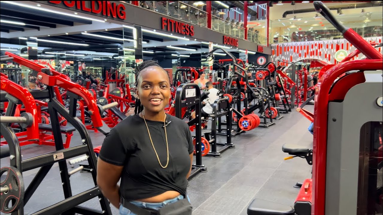 Biggest number 1 Gym in Dubai;A day in @Binous1 gym in Dubai - YouTube