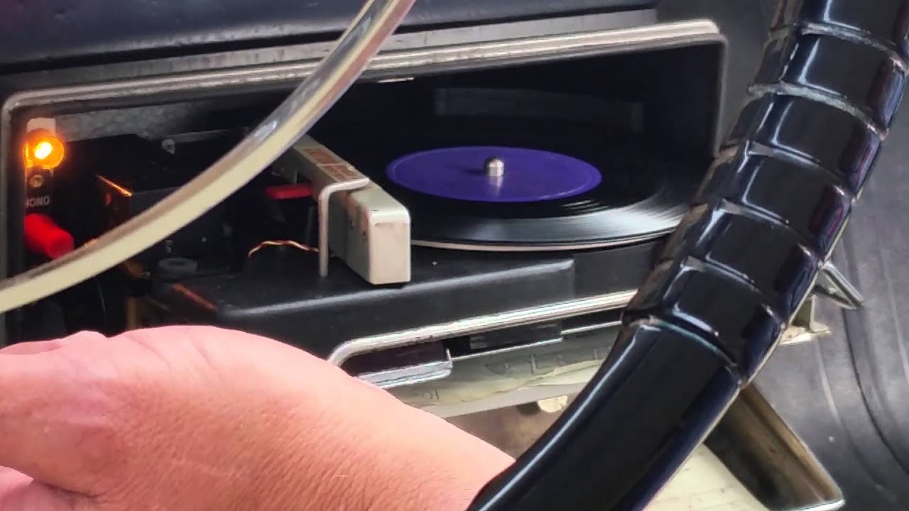 Chrysler Highway HiFi demonstration - YouTube