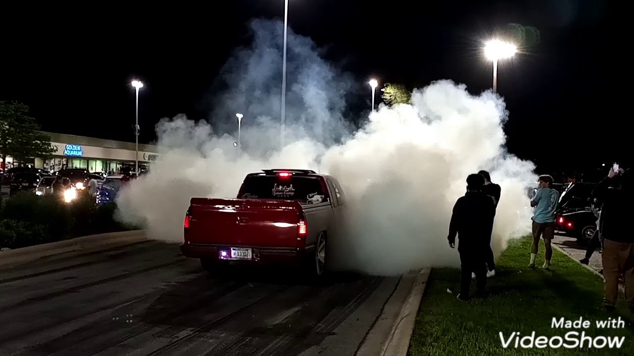 Shooting fireworks at car meet - YouTube