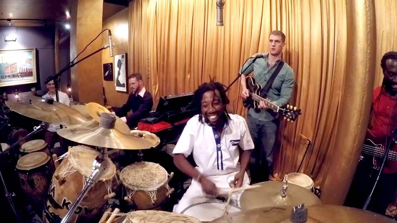 Paa Kow - Sacrifice (Live at Dazzle) - YouTube