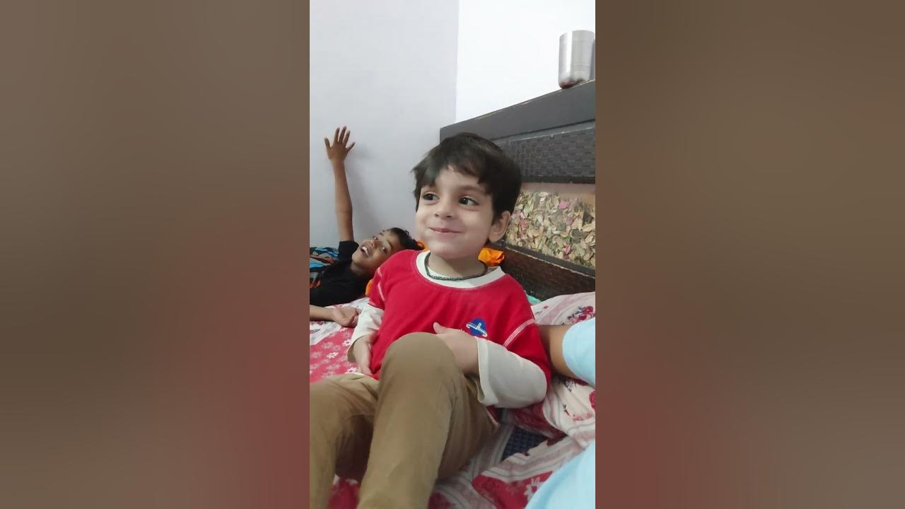 Arshu Bhai Chupke se Chocolate kha rahe the🤣 #mrarshubhai #youtube #viralvideo #trending #yt ...