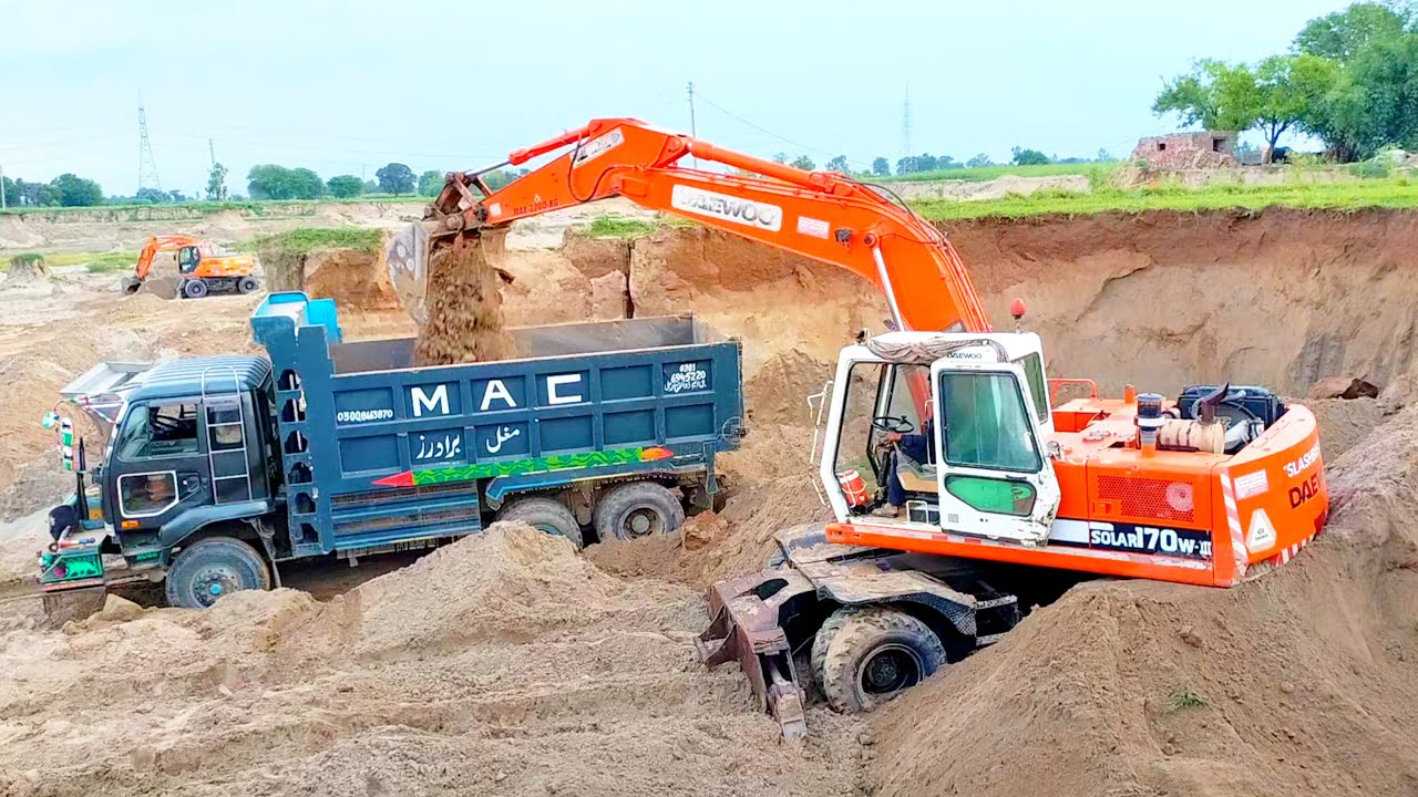 JCB Excavator and Dump Truck Mud Loading to Foundation Filing For Fuel ...