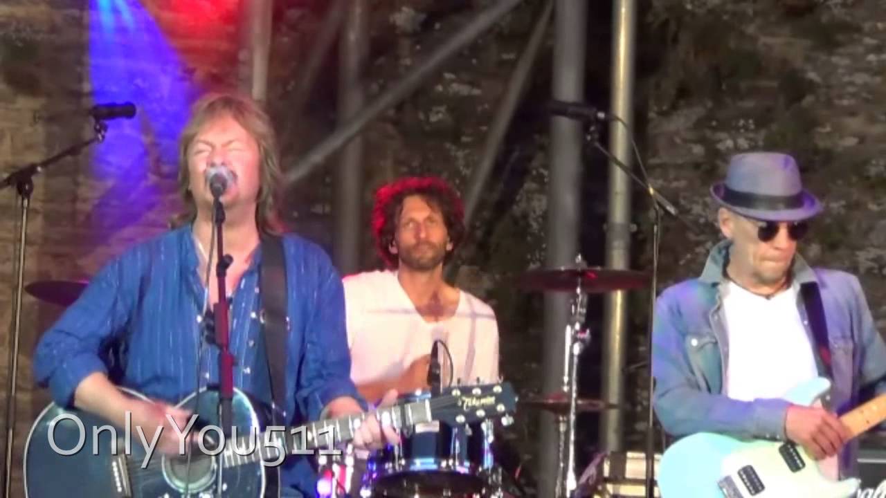 Chris & Band in Monschau - part two - YouTube