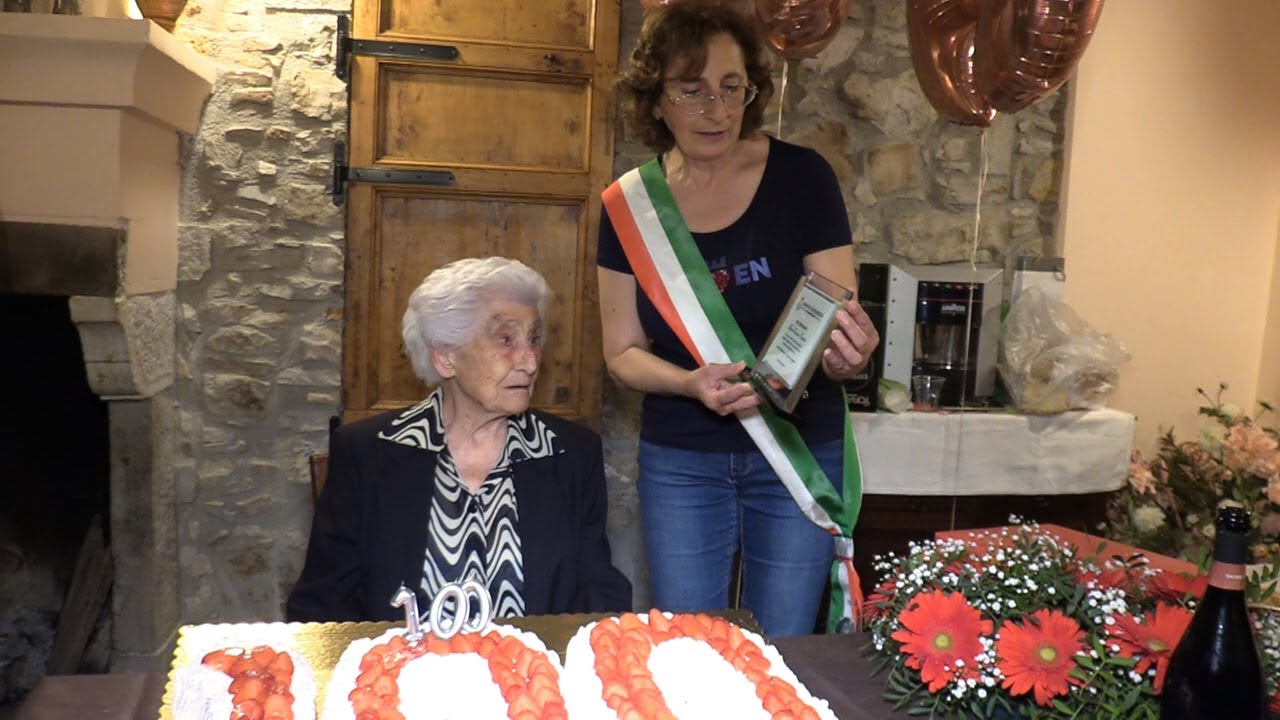 Castelpizzuto in festa per i 100 anni di Maria Francesca Caranci - YouTube