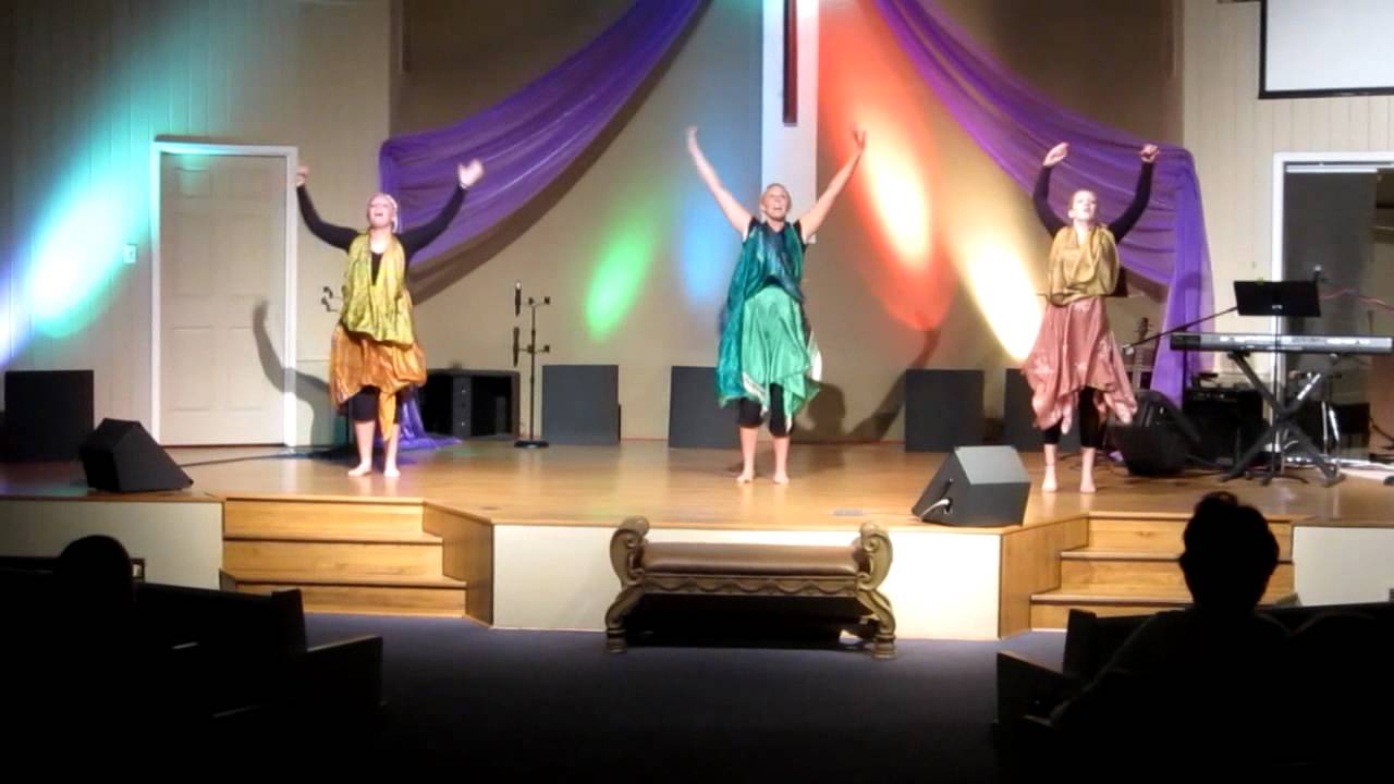 Now Behold the Lamb Kirk Franklin dance - YouTube