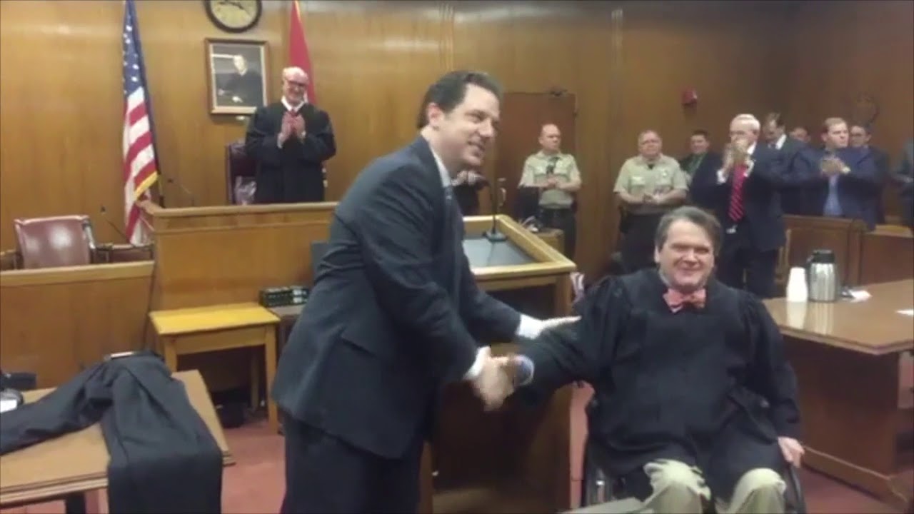 2/2/2018 Douglas Chapman takes oath as Maury County's General Sessions ...