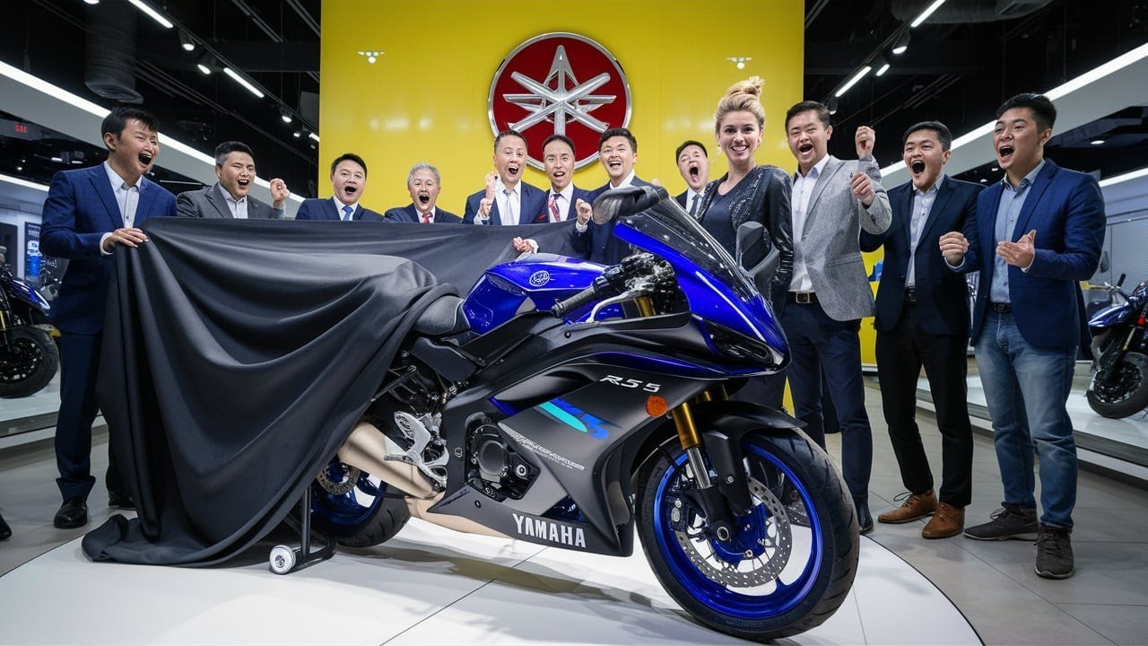 New Yamaha R15 V5 (2025): The Finally Launched Sports Bike? - YouTube