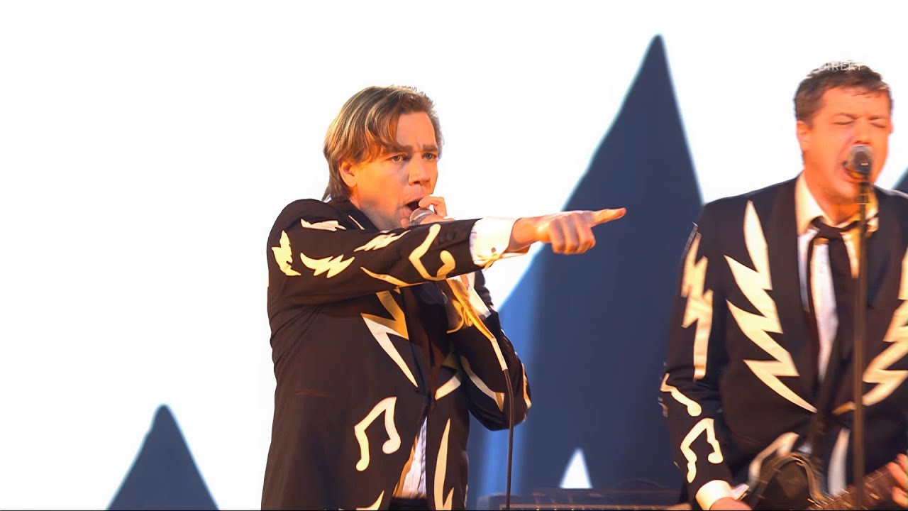 The Hives - Bogus Operandi | Live "Idrottsgalan" 2024 - YouTube