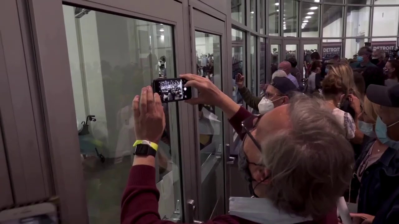 Election 2020 - Windows covered at a Detroit ballot counting room - YouTube